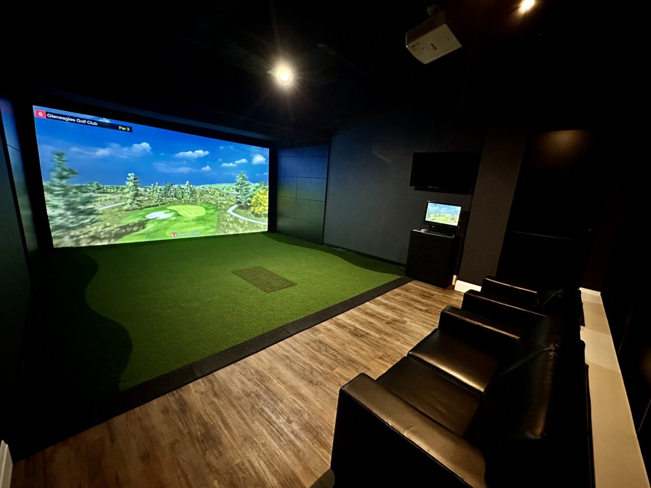 RainCheck Golf | Simcoe County's Premium Indoor Golf Simulators